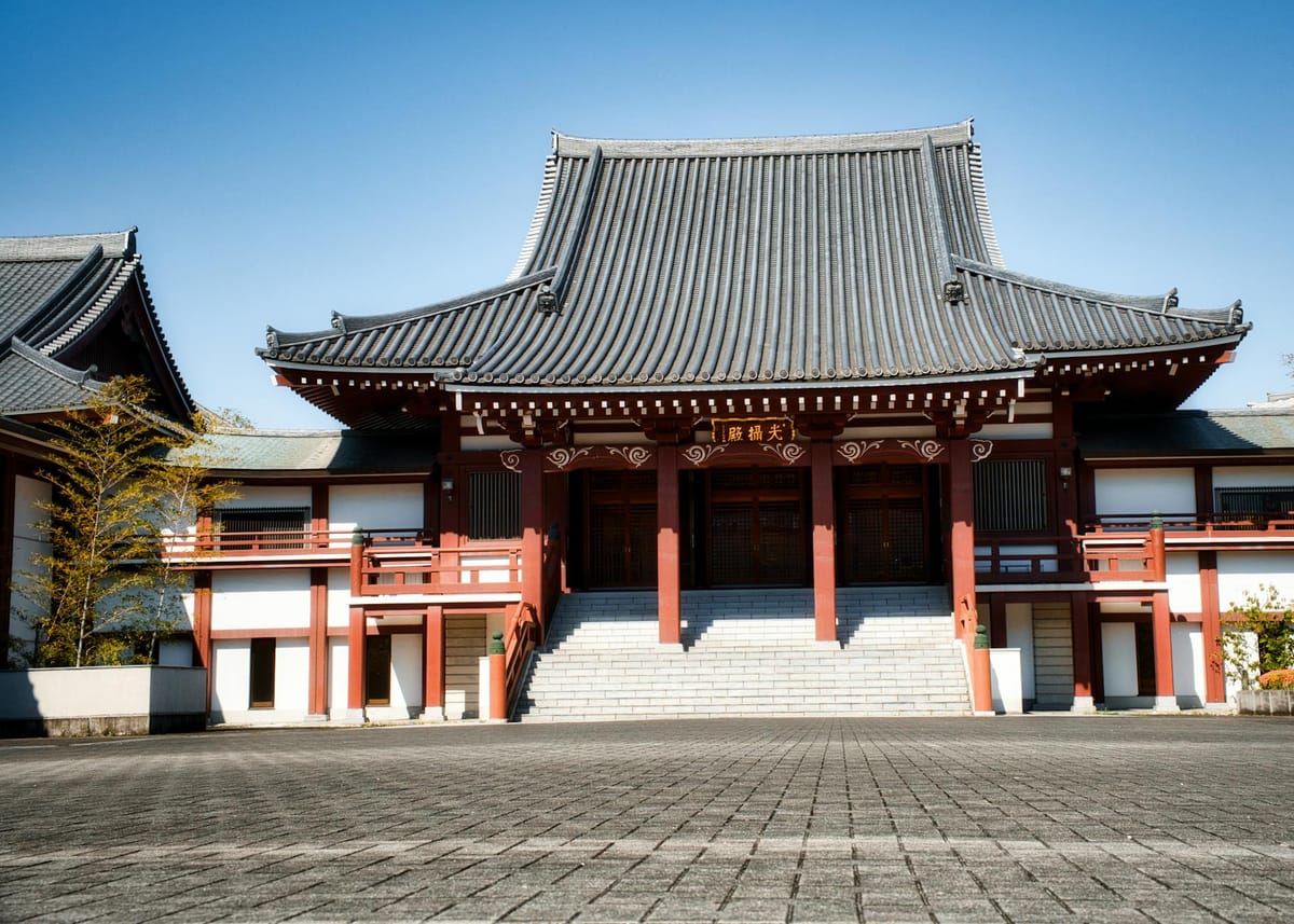 Tokyo Camii Halal Market: 2026 Guide (Yoyogi-Uehara)